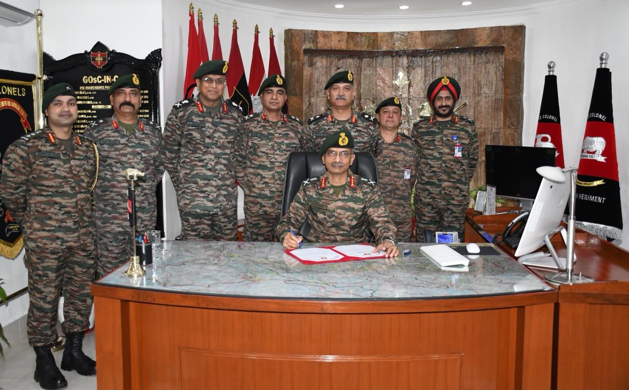 Lt Gen MV Suchindra Kumar assumes charge of Dhruva Command - Kashmir ... Lt Gen MV Suchindra Kumar assumes charge of Dhruva Command - Kashmir ...